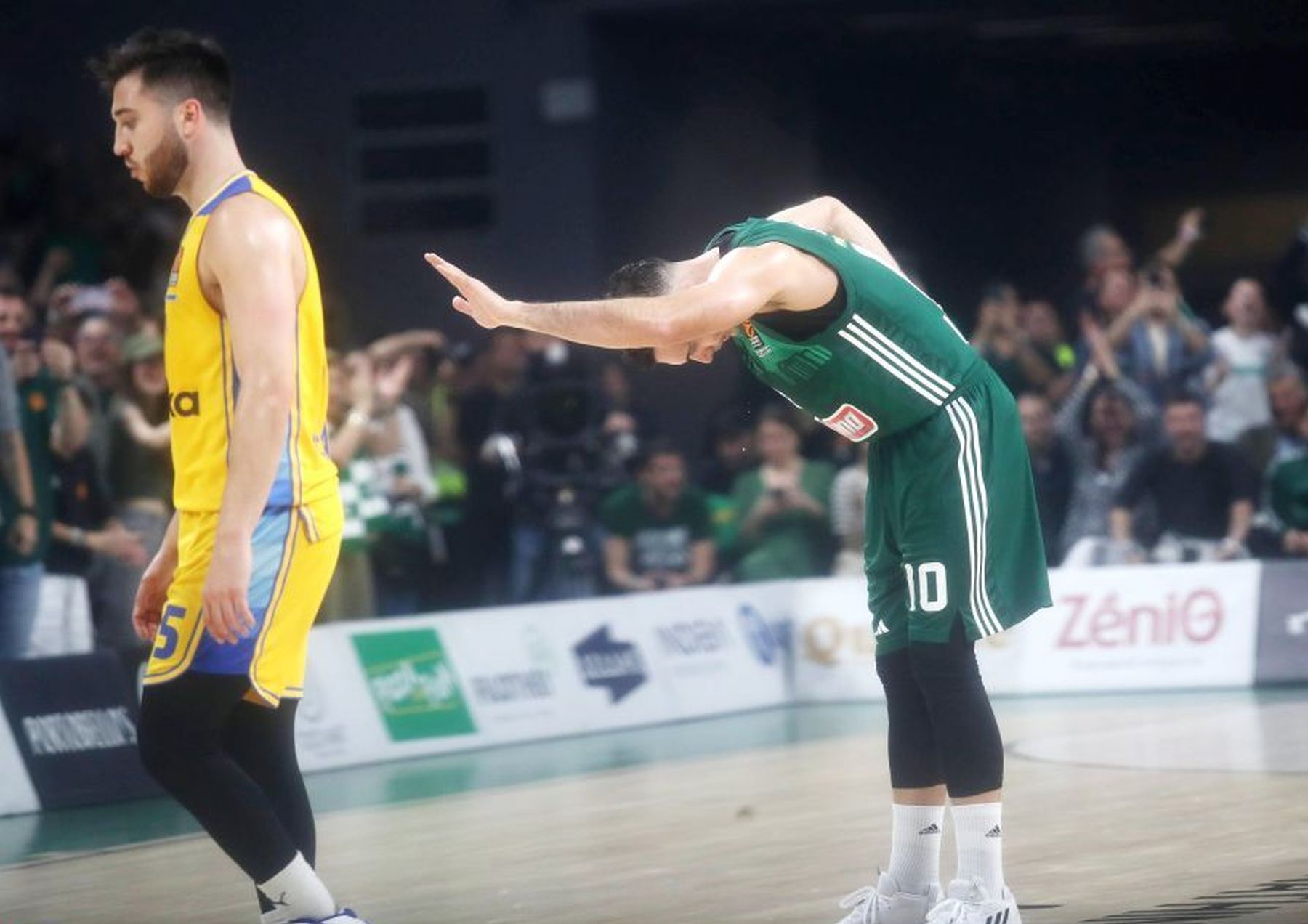 Το ρεκόρ του Σλούκα και η υπόκλιση στο τέλος (vid) - trifylli